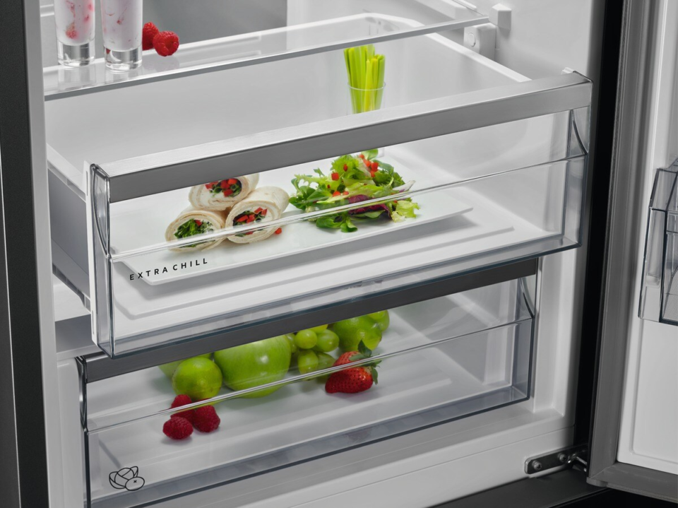 AEG RCB732E7MG 186cm Freestanding Fridge Freezer