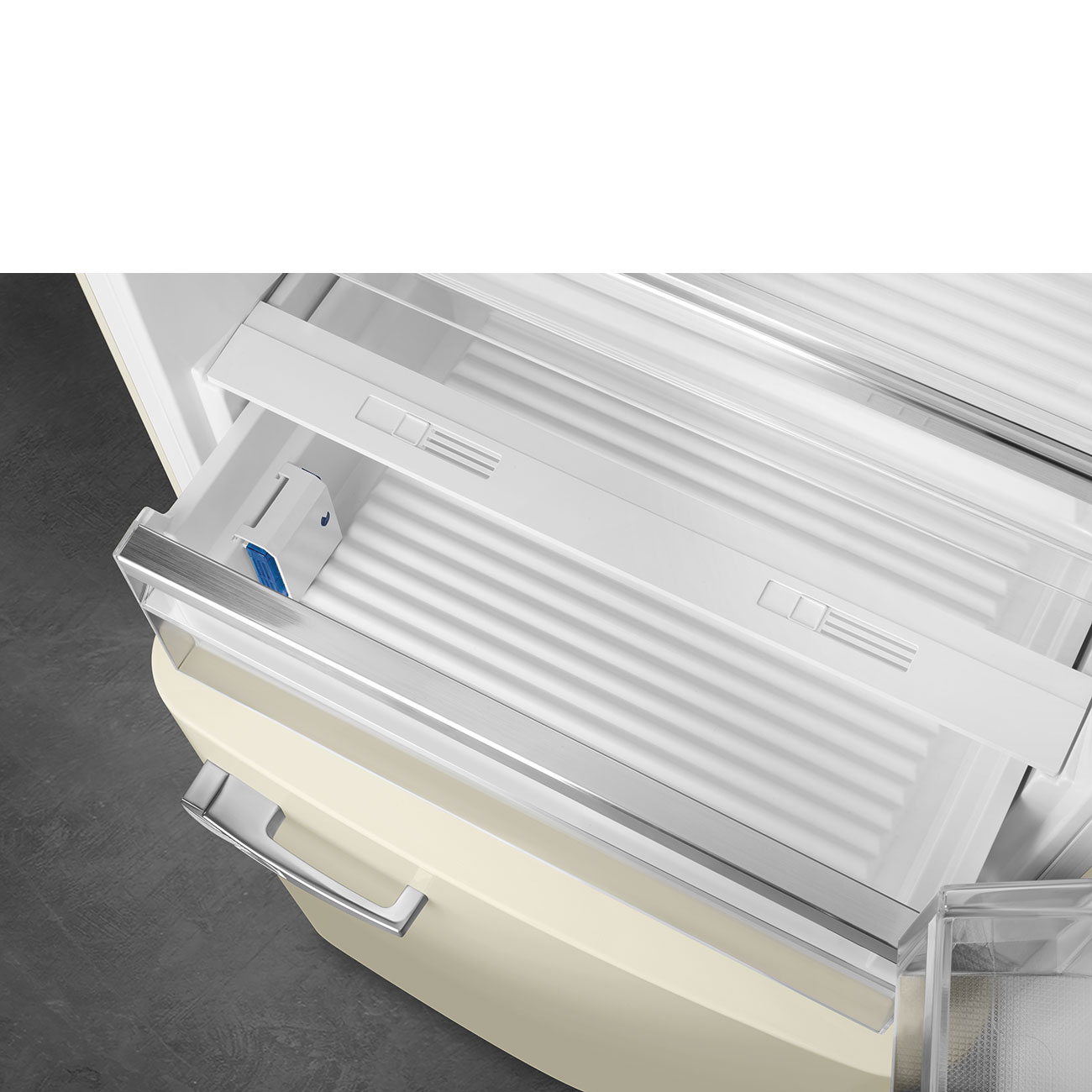 Smeg FAB38RCR5 50s Style Double Door Freestanding Right Hinge Fridge ...