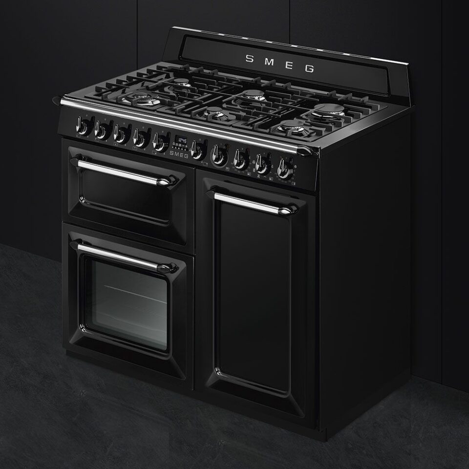 Smeg TR103BL Victoria 100cm Range Cooker with Gas Top